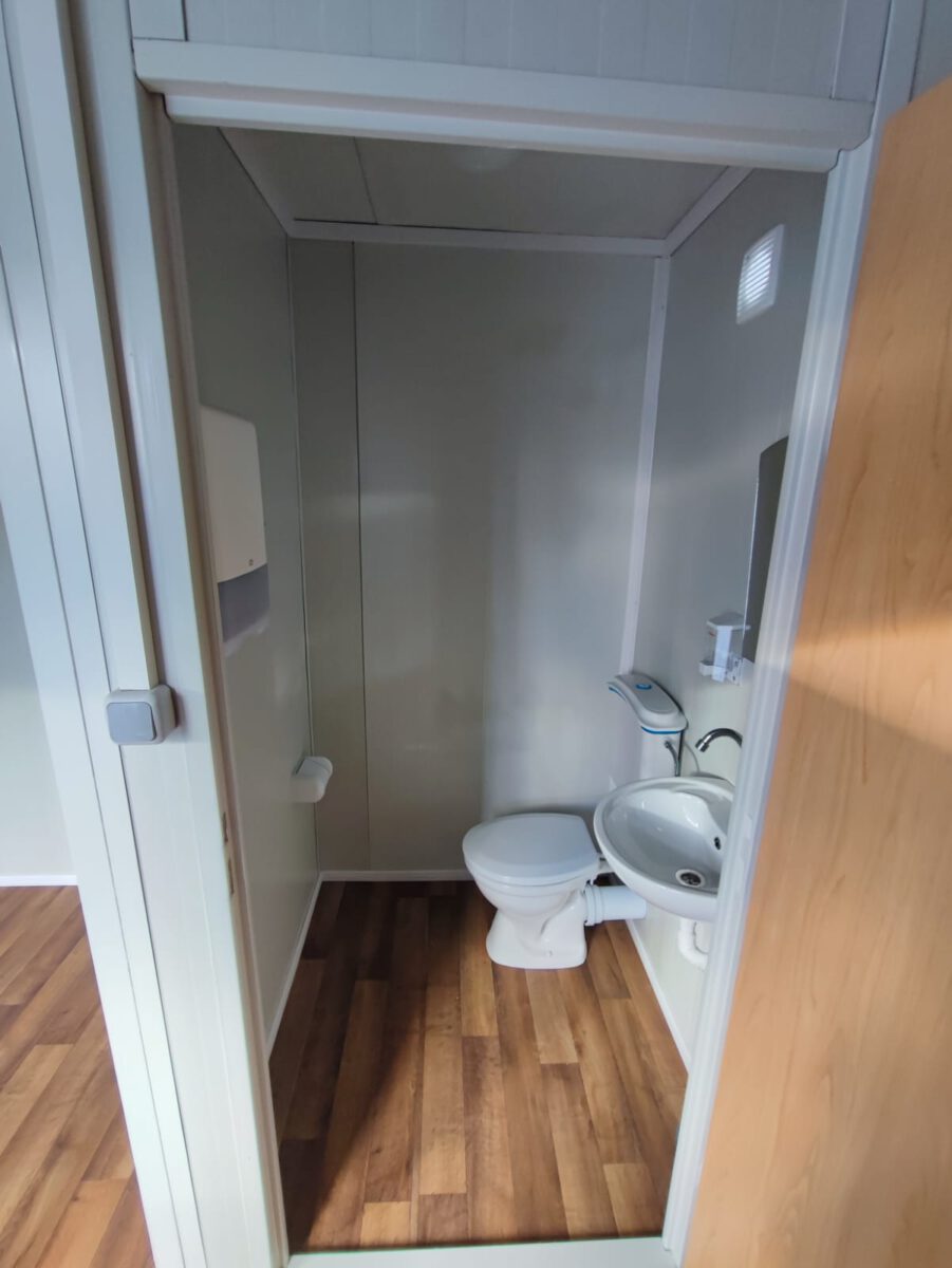 Bürocontainer mit WC – Containertec.de | Container nach Wunsch