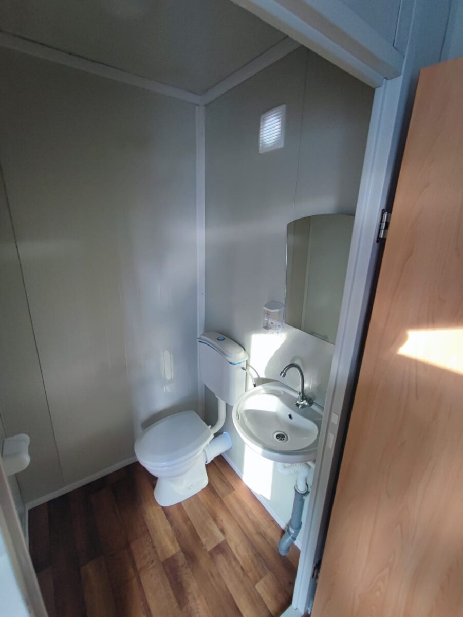 Bürocontainer mit WC – Containertec.de | Container nach Wunsch