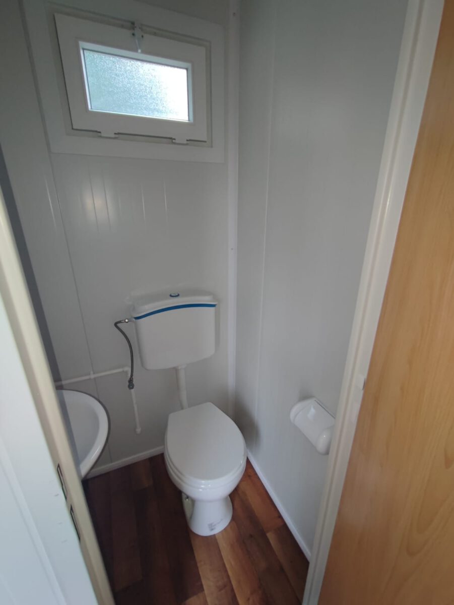 Raumcontainer mit WC – Containertec.de | Container nach Wunsch