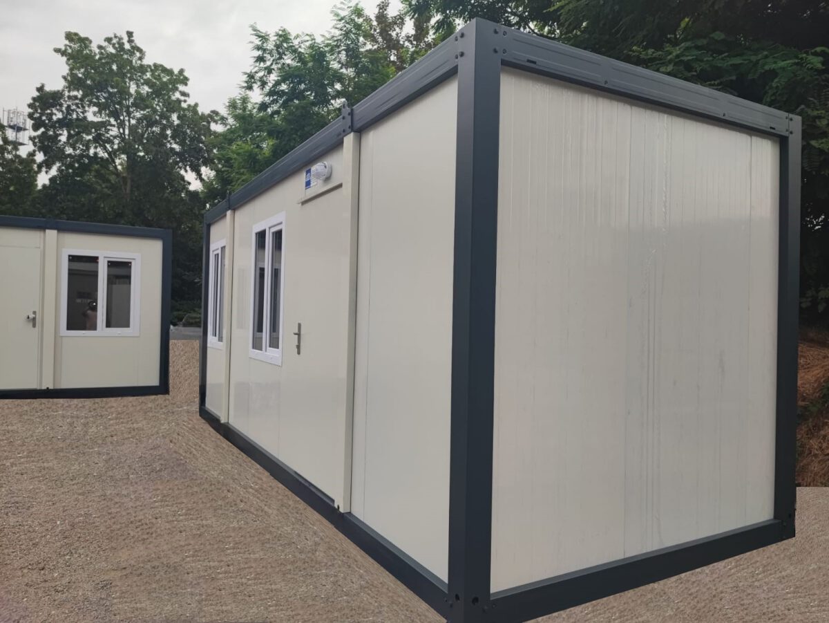 Raumcontainer mit WC – Containertec.de | Container nach Wunsch