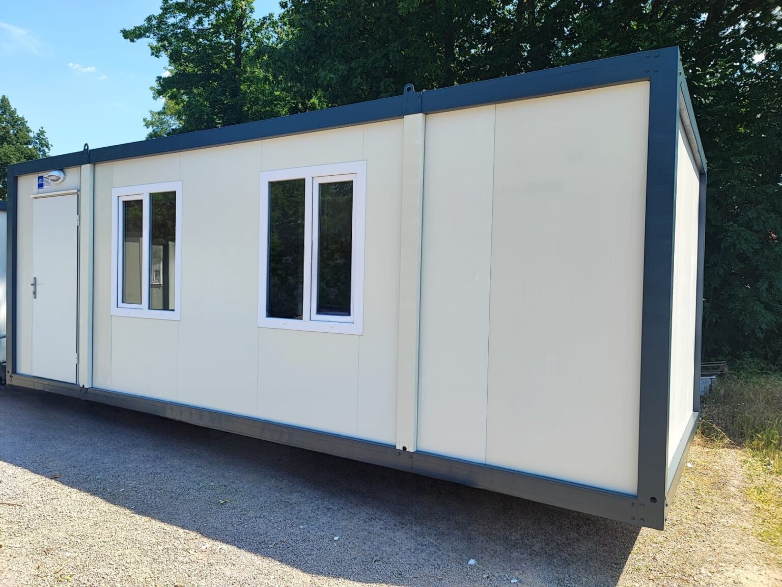 Wohncontainer mit Mini Küche und Bad (K-710) – Containertec.de ...